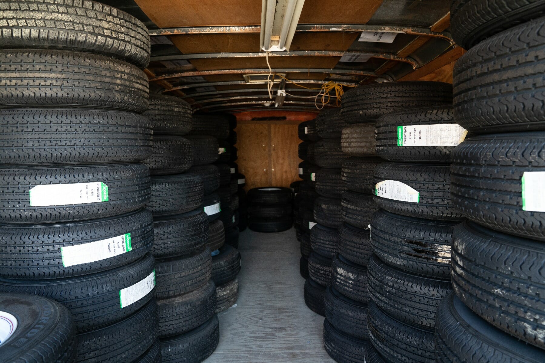 How To Buy Trailer Tires